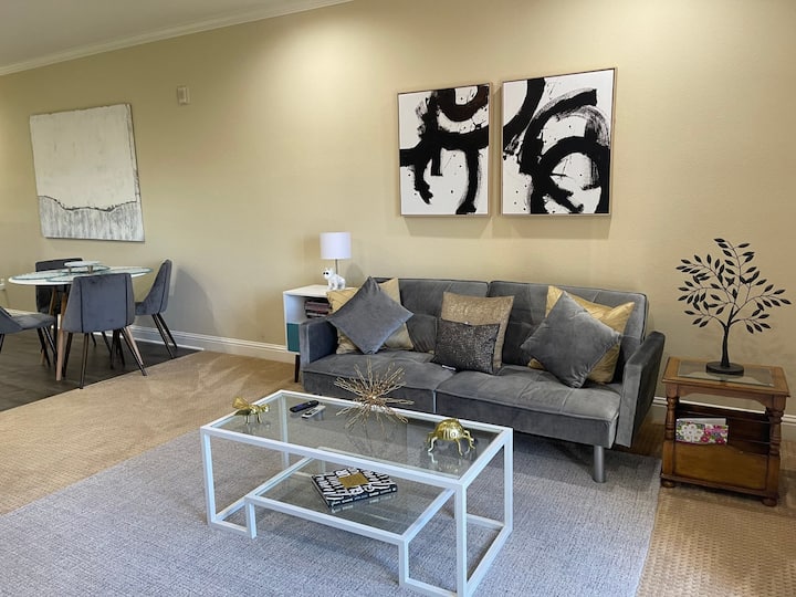 Chic 2br W/balcony, Great Location 2freeparking - Santa Clara, CA