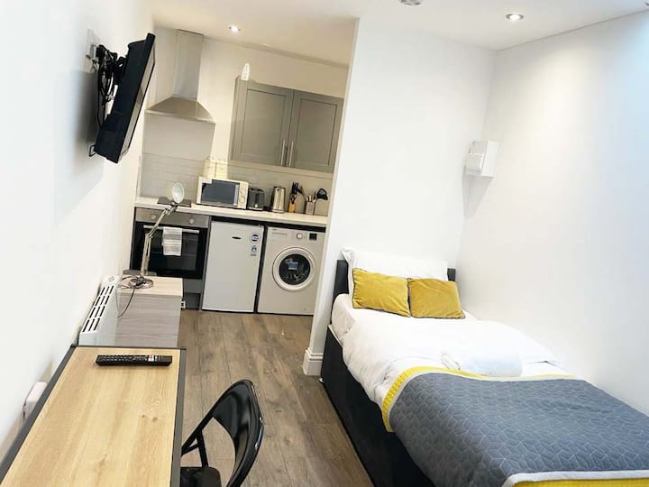 Private Single Studio (4) In Central Wolverhampton - Wolverhampton