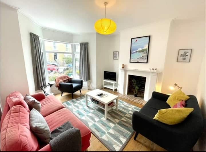 *Family Home In Mumbles. Close To The Beach* - Wales