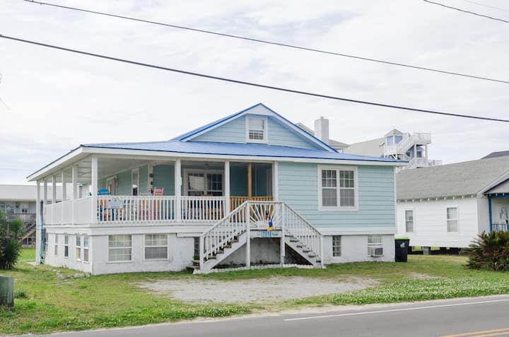 Charming Cottage, Rocking Chair Front Porch - C215 - Carolina Beach, NC