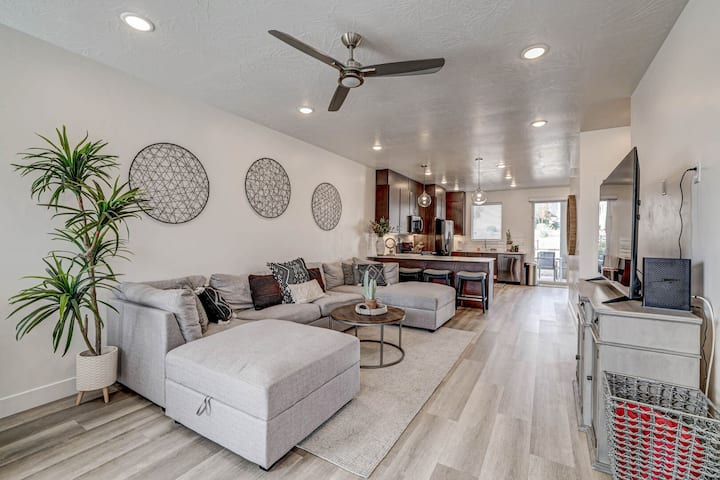 The Lofts #39 | Townhome Pool Resort - Utah