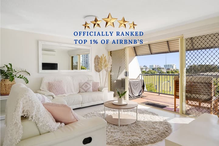 Ultimate Beach Retreat *Perfect Location* + Views! - Sunshine Coast