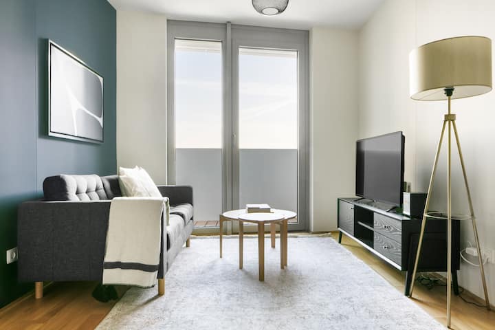 Amazing Belview 1br W/ Gym, Lounge & Elevator, Nr Metro, By Blueground - Wien