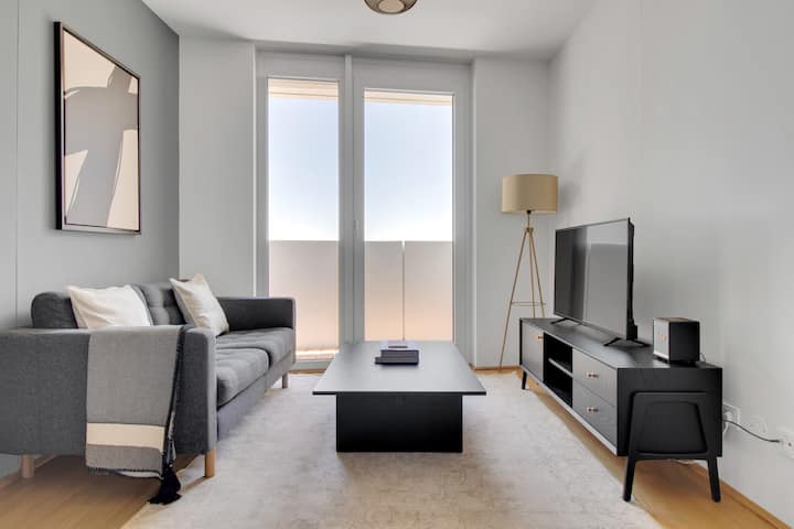 Amazing Belview 1br W/ Gym, Lounge & Elevator, Nr Metro, By Blueground - Wenen
