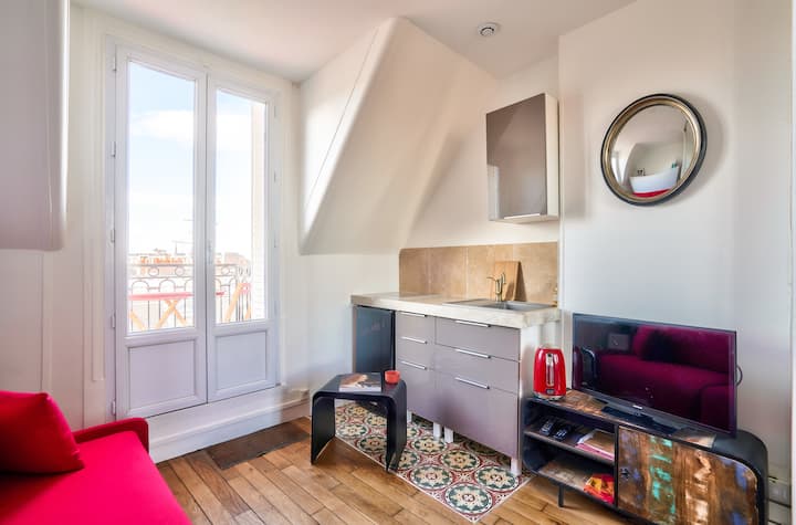 Nice Studio With Spectacular View In The 10th Arr - Paris