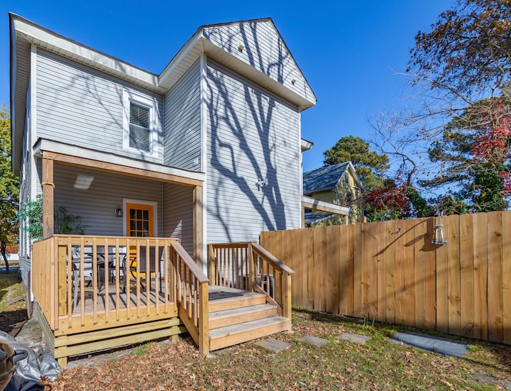 Orange Crush Townhome I, Beach & Pet-friendly - Cape Charles, VA