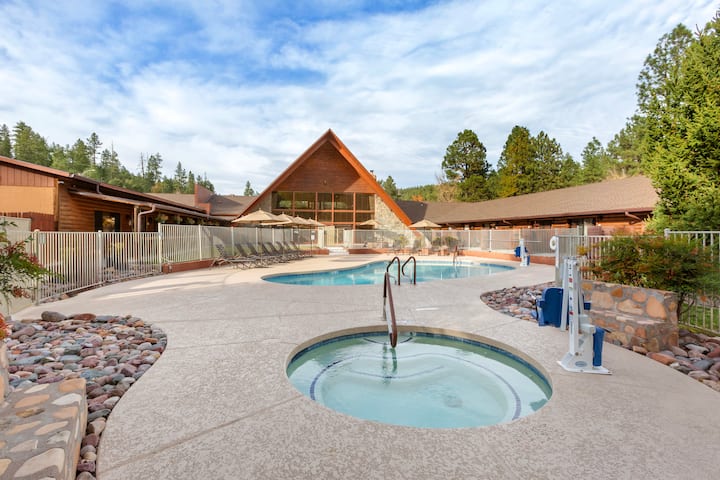 Nature Stay With Tennis Court And Outdoor Pool - Knoll Lake, Arizona