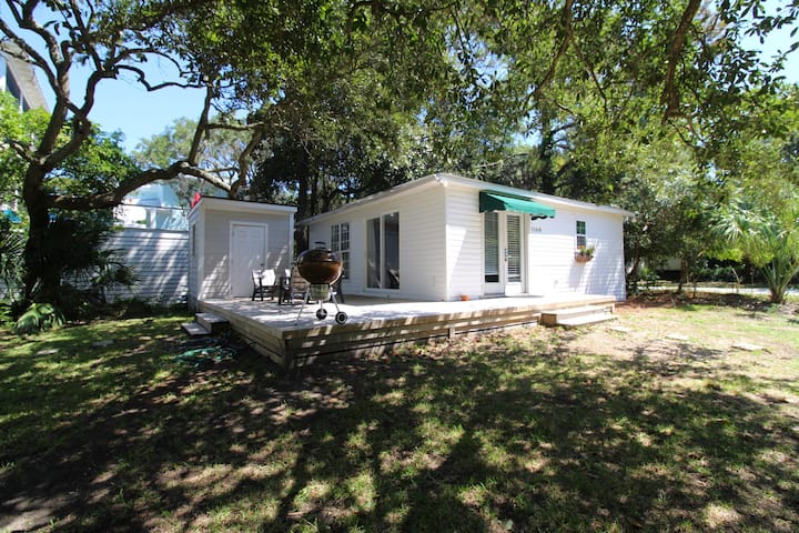 Adorable Little Beach House-the Wubie Shack - Folly Beach, SC