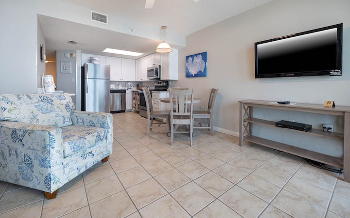 Pasw 402 Beach Front Mobility Accessible Suite - Alabama Gulf Coast Zoo, Gulf Shores