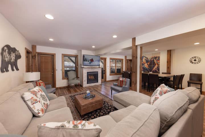 The River House Lodge: On Main Street, Pet-friendl - Breckenridge, CO