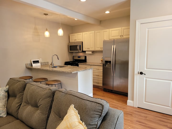 City Getaway 2 - Burlington, MA