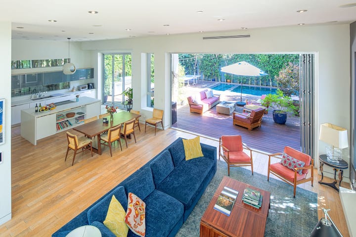 Grand Escape - Los Angeles, CA