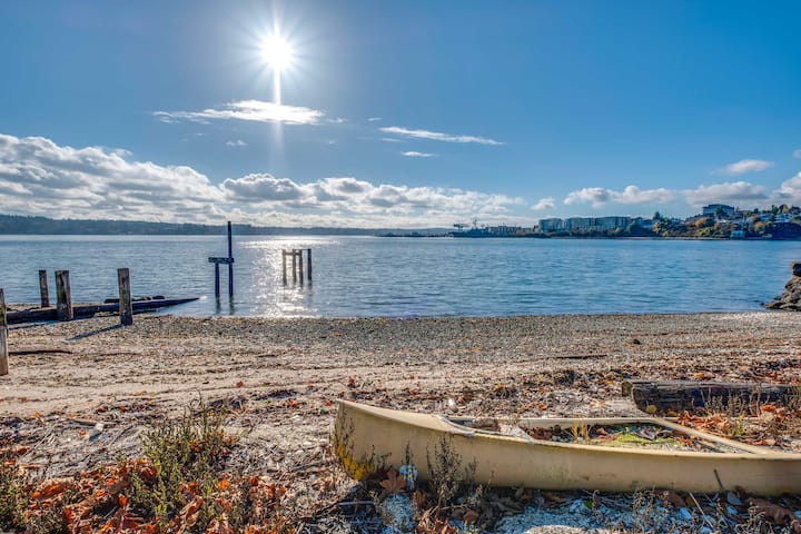 Manette Waterfront: Kayak The Bay & Walk To Town! - Bremerton, WA