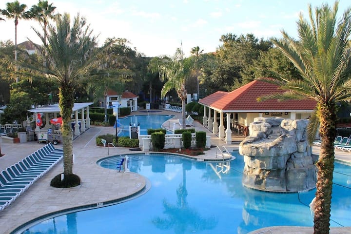 5.6 Mil. Away From Seaworld Orlando, Free Parking - Lake Buena Vista, FL