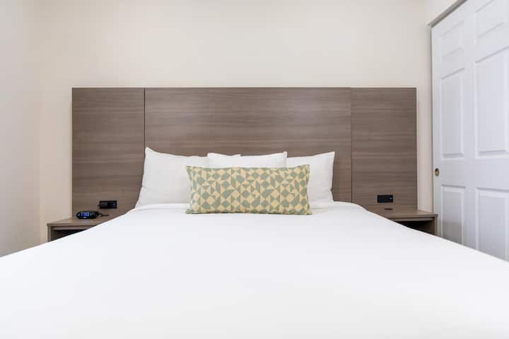 Adventure Vacation! 2 Convenient Units, Parking - Steamboat Springs, CO