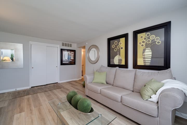Chic & Cozy 1br Retreat | Prime Location & Mod - Fairborn Sweet Corn Festival