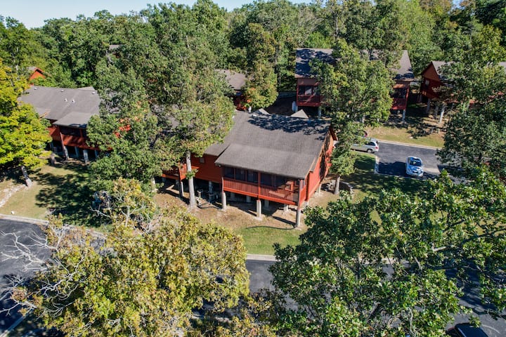 Walk-in Cabin Sleeps 6, Golf/ticket Deals - Branson, MO