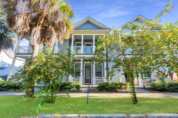 Covington Place, Monthly, Near Downtown & Beaches! - Pensacola, FL