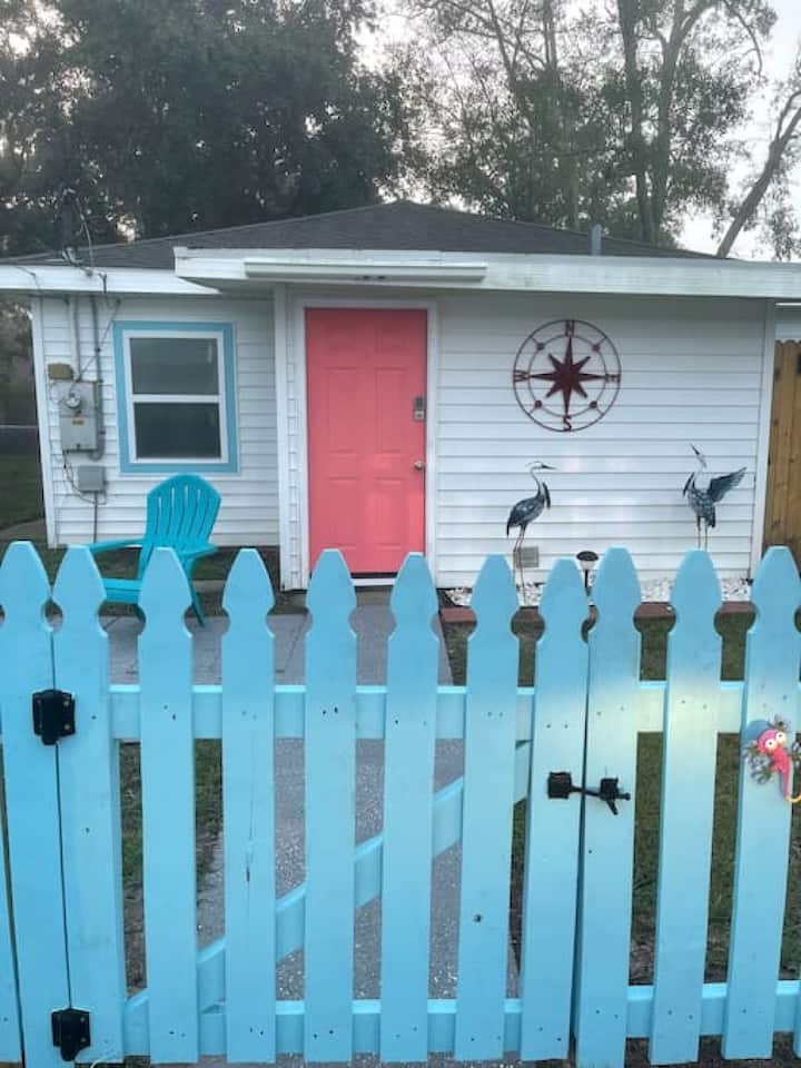 **The Blue Heron A Cozy Cottage Near The Beach.** - Gulfport, MS