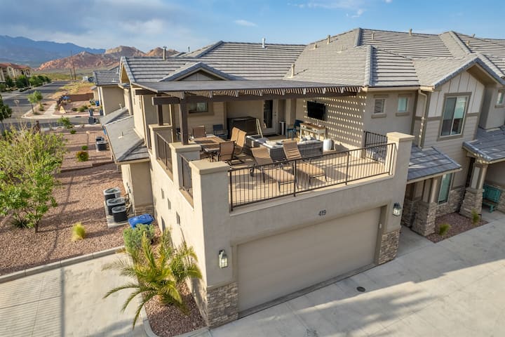 The Happy Place At Zion | Pool - Views - Pristine - La Verkin, UT