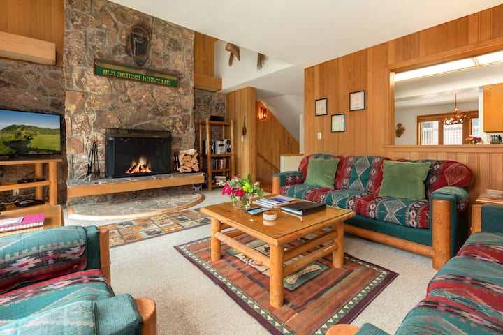 Rmr: Wind River 15 Condo In Teton Village - Jackson, WY