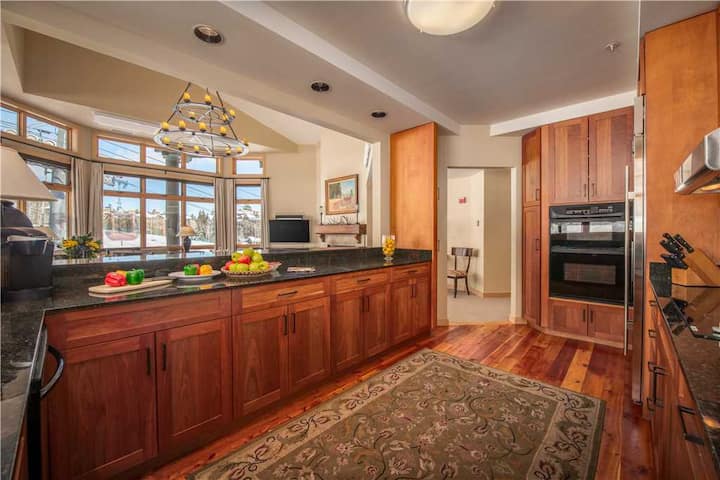Rmr: Cody House B Condo In Teton Village - Taggart Lake, WY