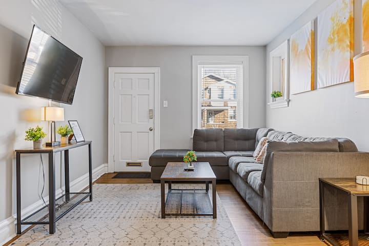 Rooted Urban Retreat: First Floor 1br Apartment - 聖路易斯