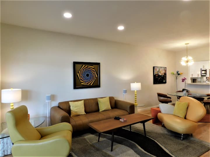 Oasis Resort 2 Bed 2.5 Bath Luxury Villa #5680 - Palm Springs, CA