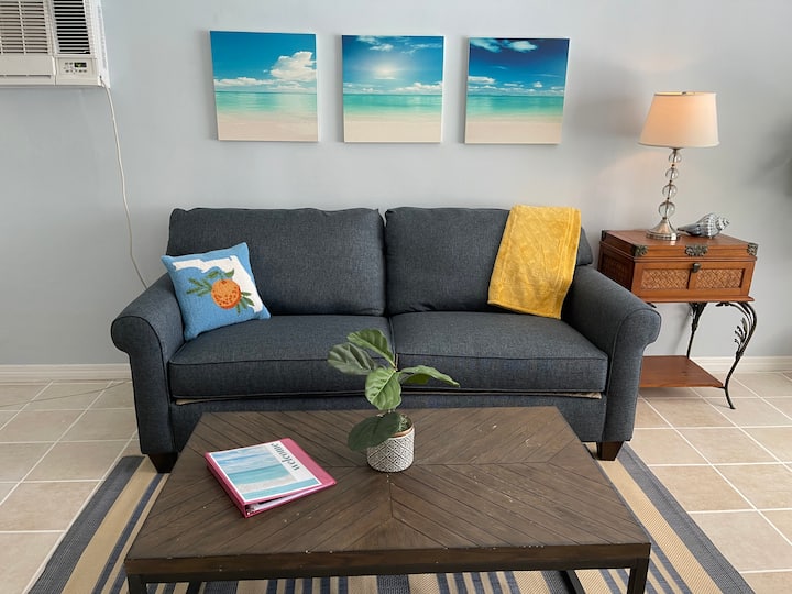 1 Br/1ba Apt Half A Block From The Beach- Apt 6 - Fort Lauderdale, FL