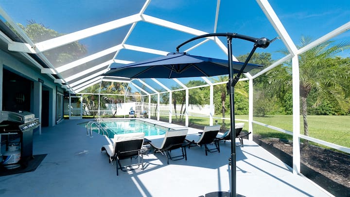 In The Heart Of The Cape" Pool Home, Sleeps 13 - Sanibel, FL