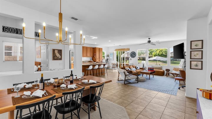 Stagecoach Hot Spot! Pool - Sleeps 10 - Book Now! - Indio, CA