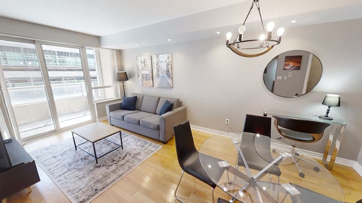 Centrally Located Junior 2 Br Condo In Dt Toronto - Toronto