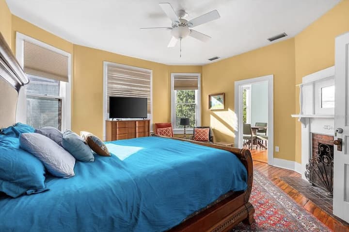 Beautiful, Historic 1 Br Apartment- Walk Downtown - 蓋恩斯維爾