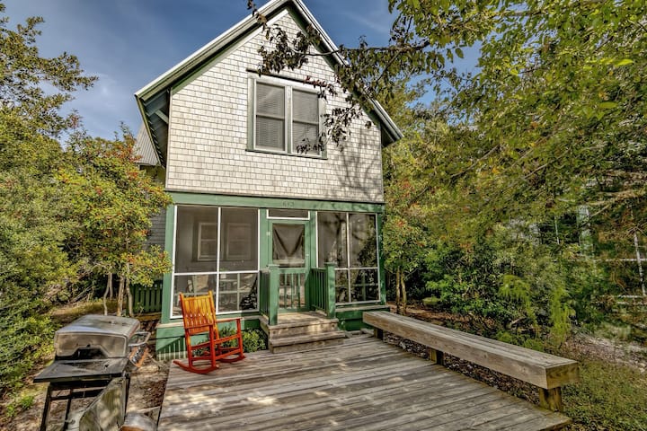 Tranquil Family Home Located In Surfman's Walk - Bald Head Island, NC