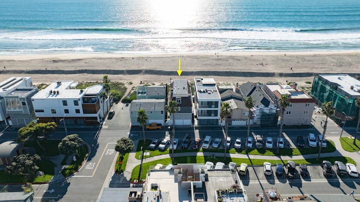Beachfront Sunset Beach, Ocean Views, Sleeps 10 - Long Beach, CA