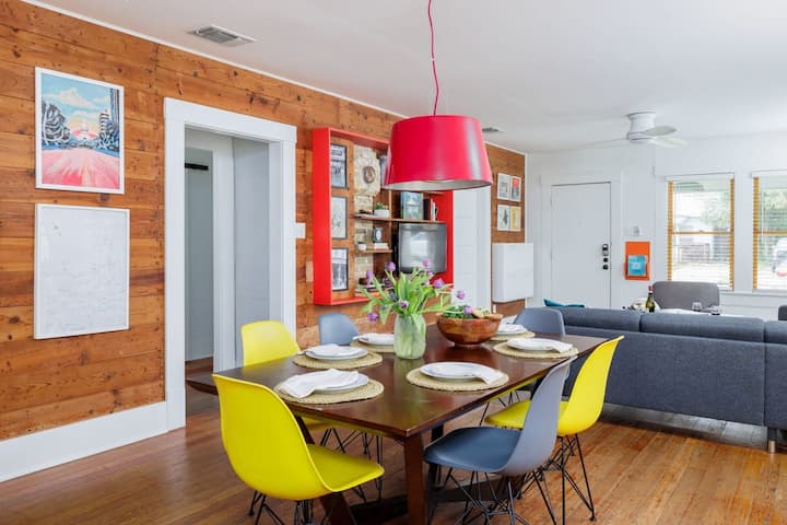 Free Parking, Walk To Food - Pastel - Holly - Austin