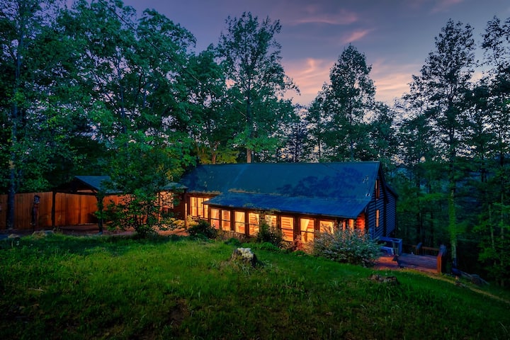 Ideal Location|family Retreat|game Room|fire Table - Pigeon Forge, TN