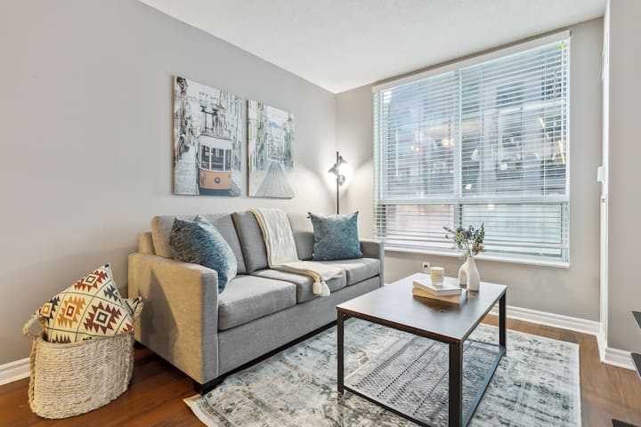 Cozy Junior 2-br Condo In Dt Toronto - Toronto