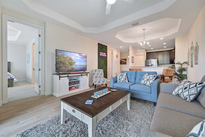 Luxury Condo By Cape Harbor And Excellent Dining! - Punta Rassa, FL