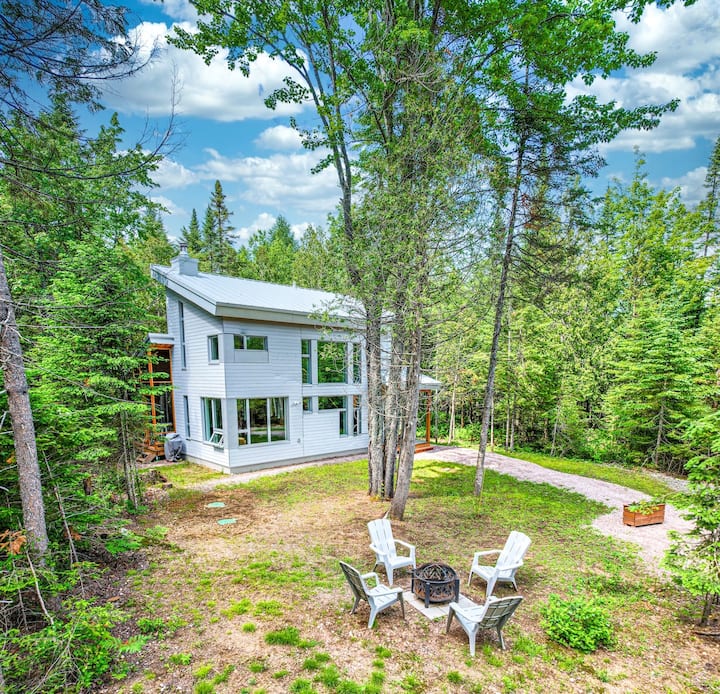 ÉCologie, Entre Bois Et Rivière | L'hermine Charme - Québec