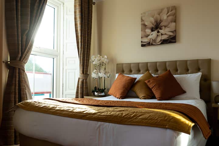 Petite Double Room In Brogans Trim - Trim