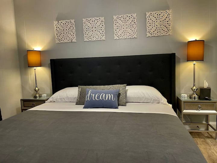 Heart Of Henderson - Modern With Comfy King Bed - Dallas, TX