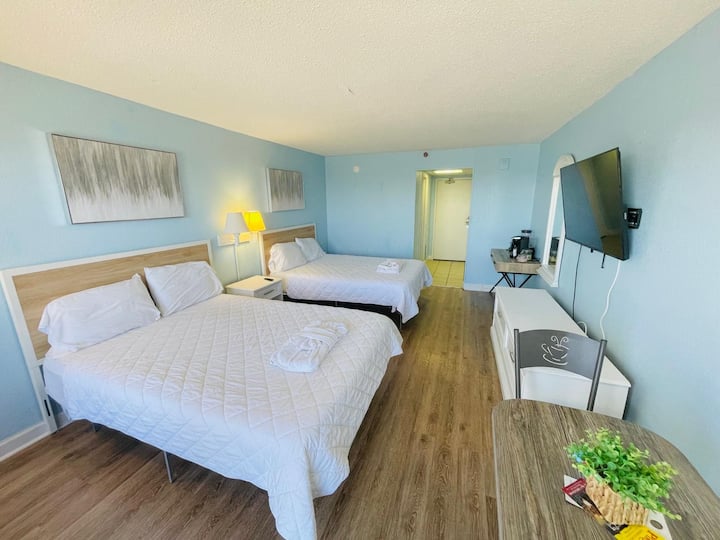 Sand Castle Resort #8 Ocean Front Great Condo - Myrtle Beach, SC