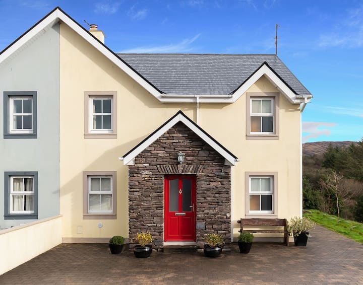 Salmons Leap Holiday Home, Sneem Village,  Kerry - County Kerry