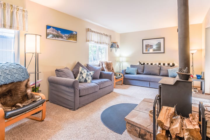 Squirrel Away- Pet Friendly, A/c & Lake Access! - Arnold, CA