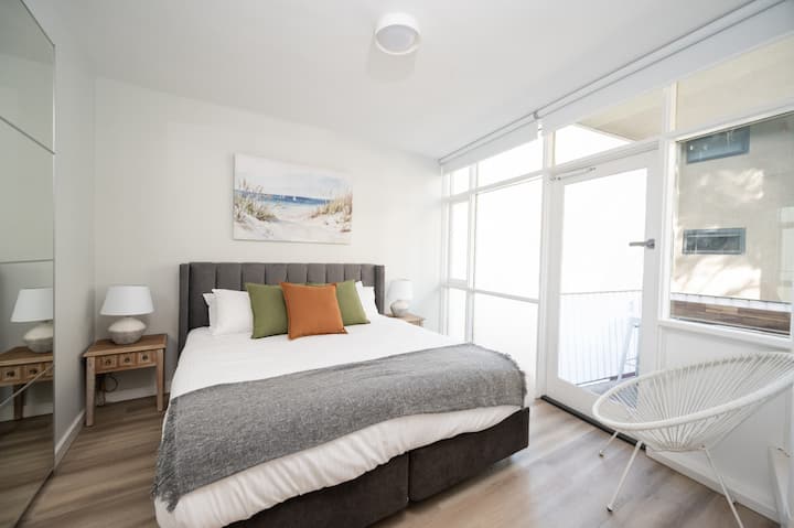 West Beach | St Kilda, Acland St, Luna Pk + Car - St Kilda