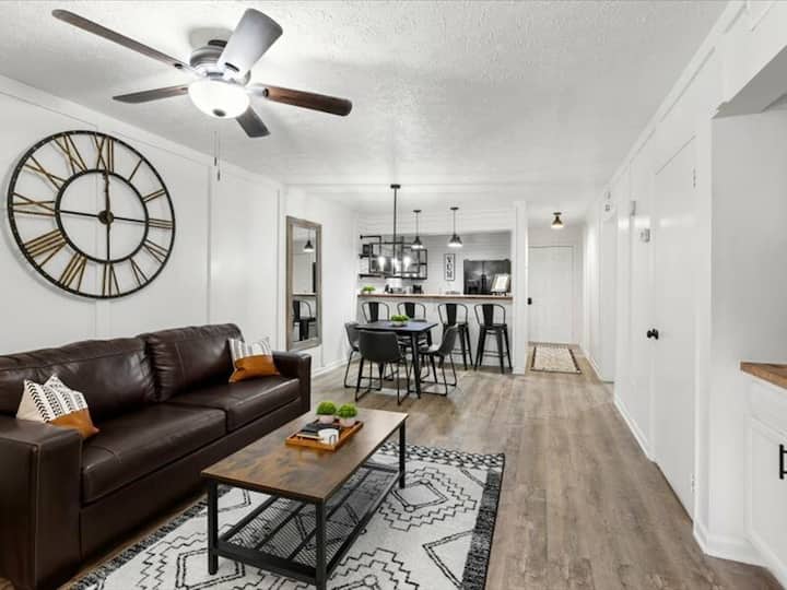 Turkey Nest By Beyond Expectations- Renovated 2br - Gatlinburg, TN