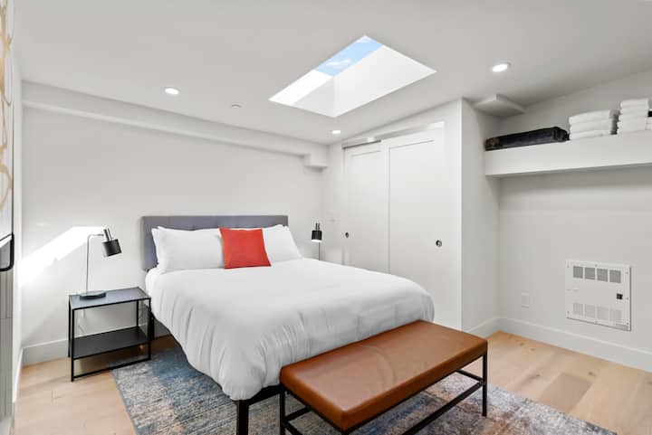 The Addison By Kasa | Premium Queen Loft - San Francisco, CA