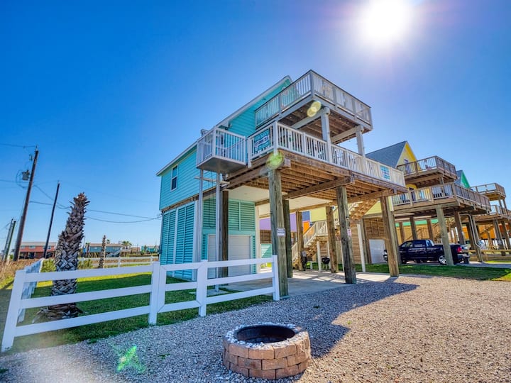 Modern A-frame | 3br/2ba | Pet-friendly | Steps To - Texas