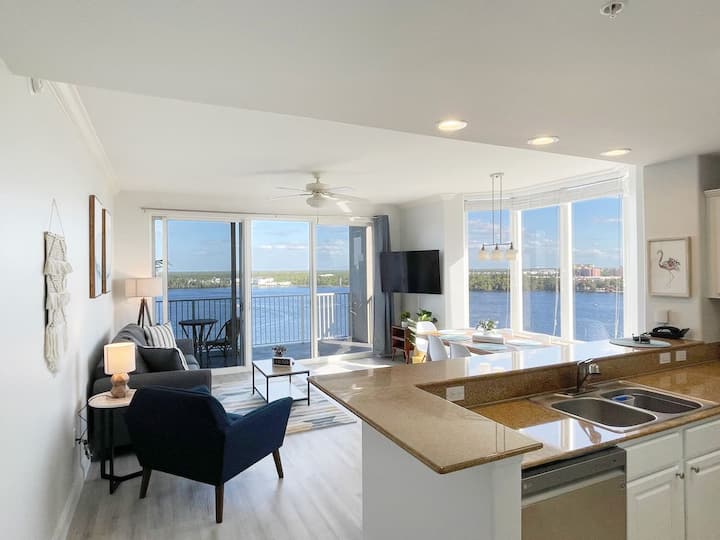 2-bedroom Condo W/ Stunning Lake And Disney Views - Orlando, FL